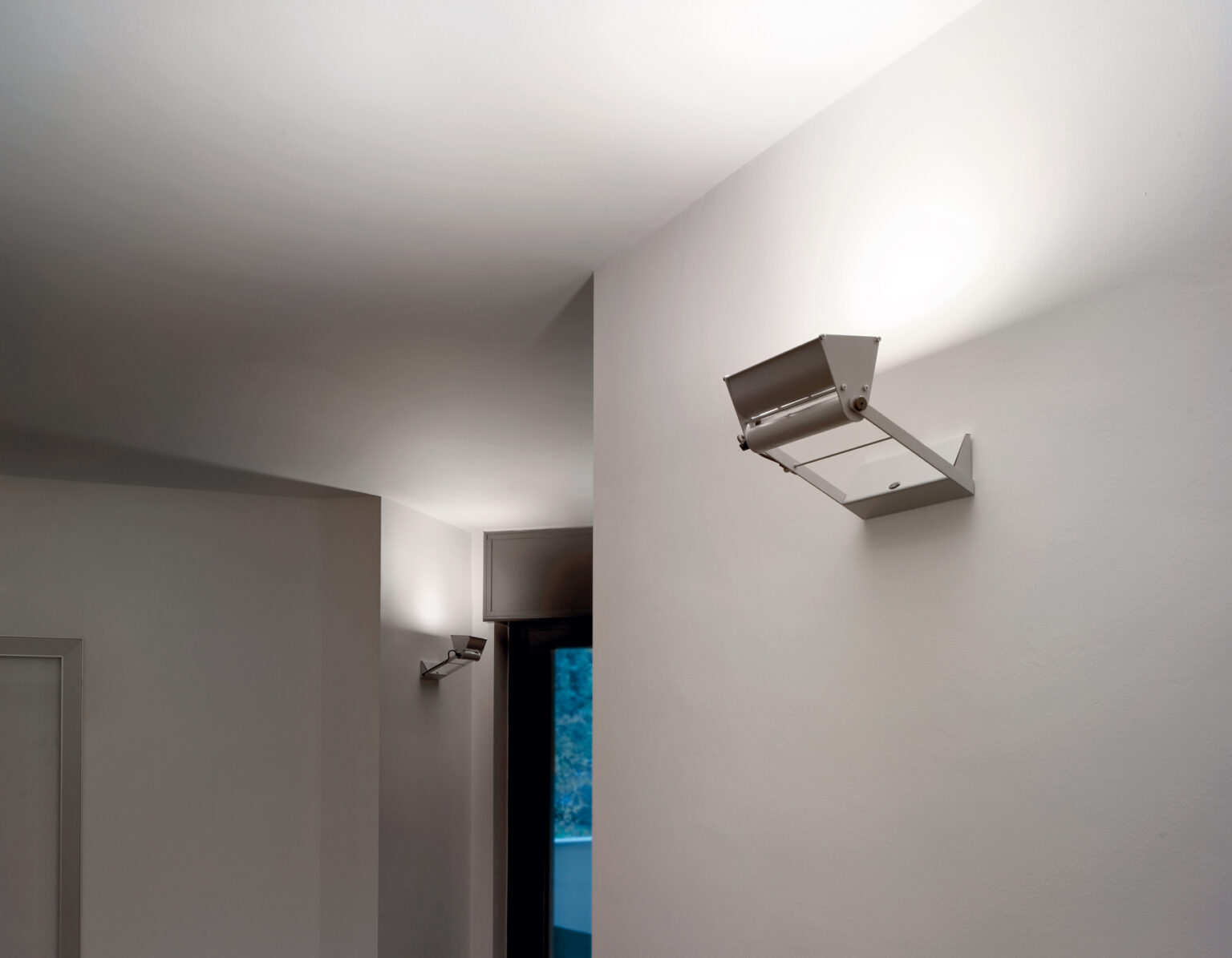 Opus floor and wall lamp | Lumina